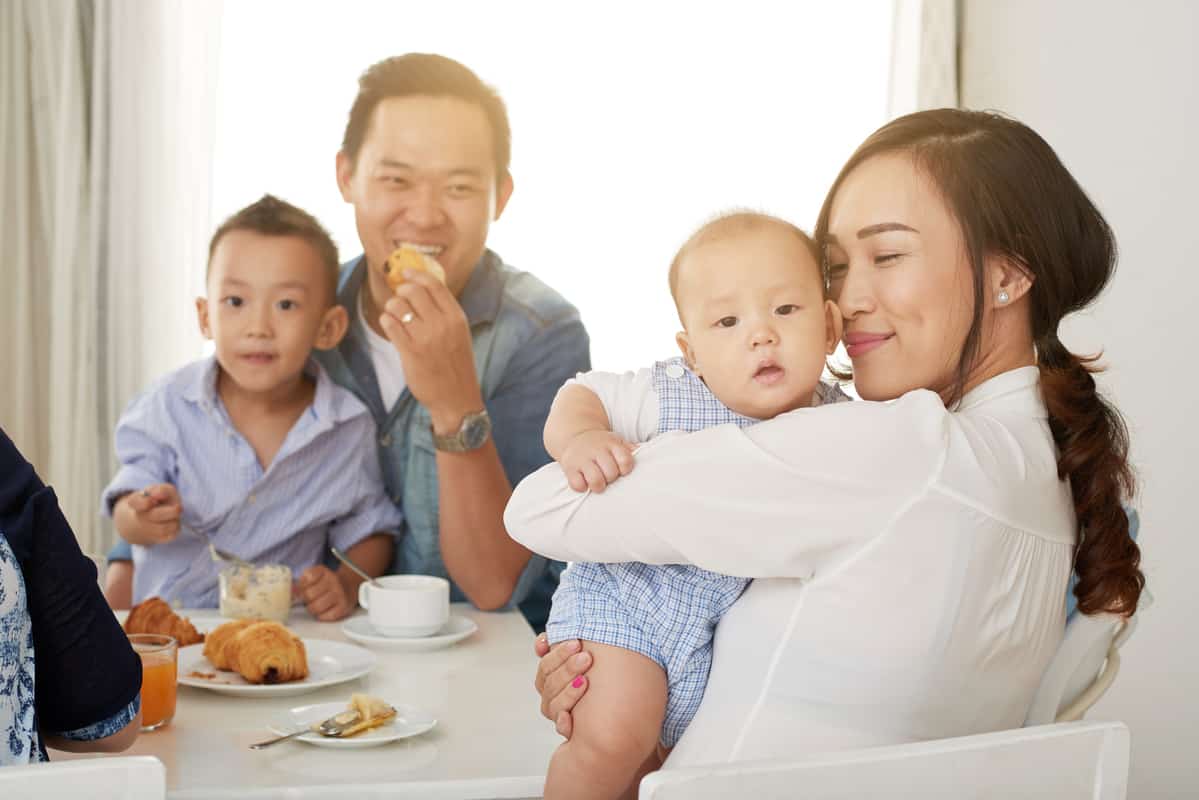 23 Flexible Stay-At-Home Mom Jobs (Earn $25+/Hour)