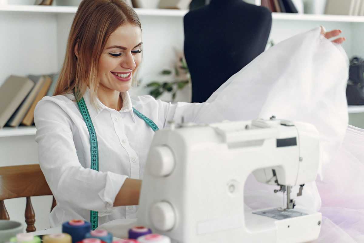 45+ Perfect Side Hustles For Moms To Make Money In 2025