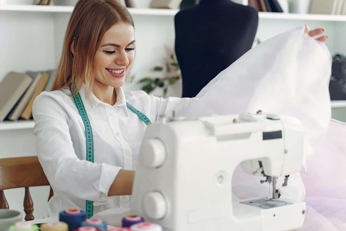 45+ Perfect Side Hustles For Moms To Make Money In 2025