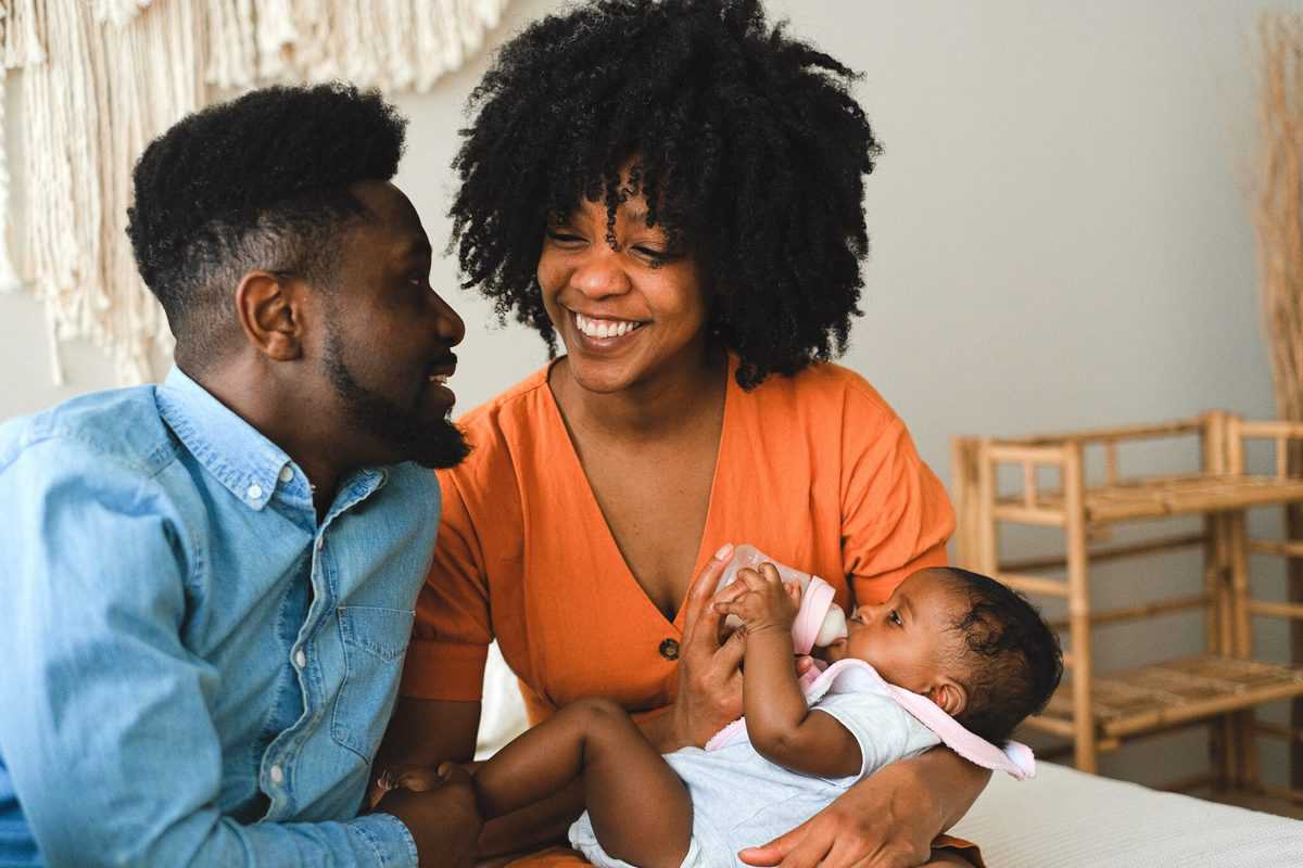 Selling Breast Milk Safely, Legally, & Easily In 2025