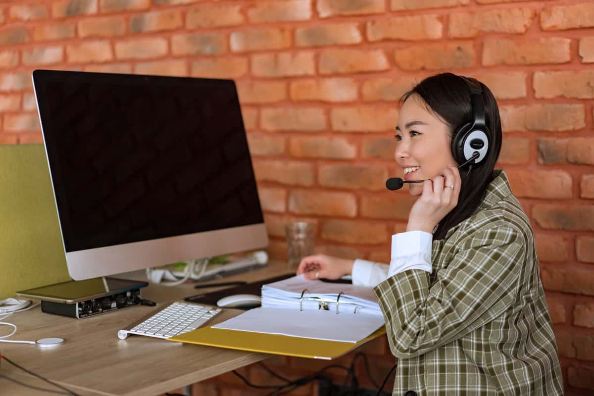 23 Best Ways To Get Paid To Chat As An Online Friend