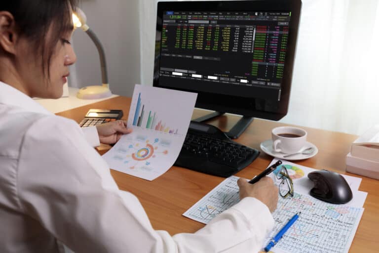19 High-Paying Jobs That Make You Rich Fast